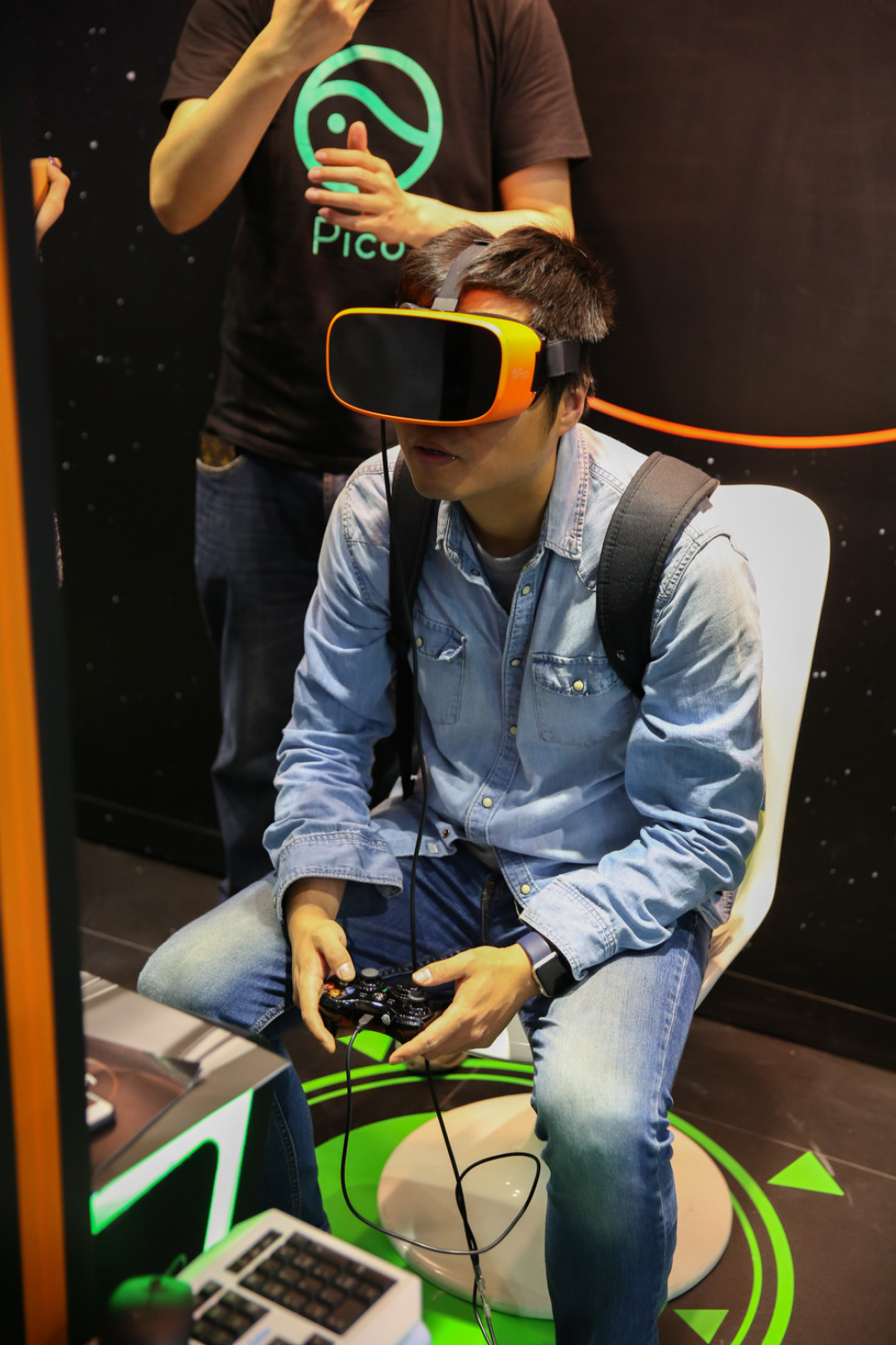 手柄即主机：Pico Neo VR 亮相 CES ASIA 2016_VR设备_什么值得买