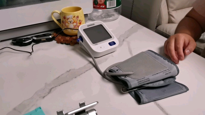 欧姆龙血压计怎么样 果然是升级产品 欧姆龙U724J 血压计_什么值得买
