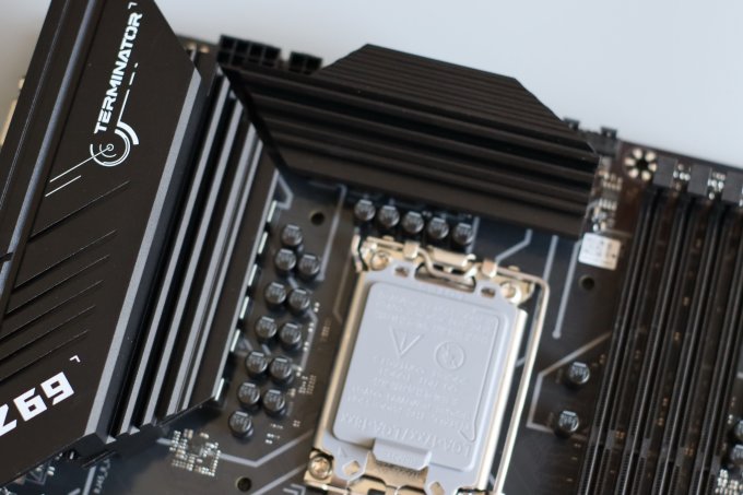 铭瑄MS-终结者 Z690 D4主板怎么样 最卷的DIY品牌，铭瑄Z690终结者_什么值得买