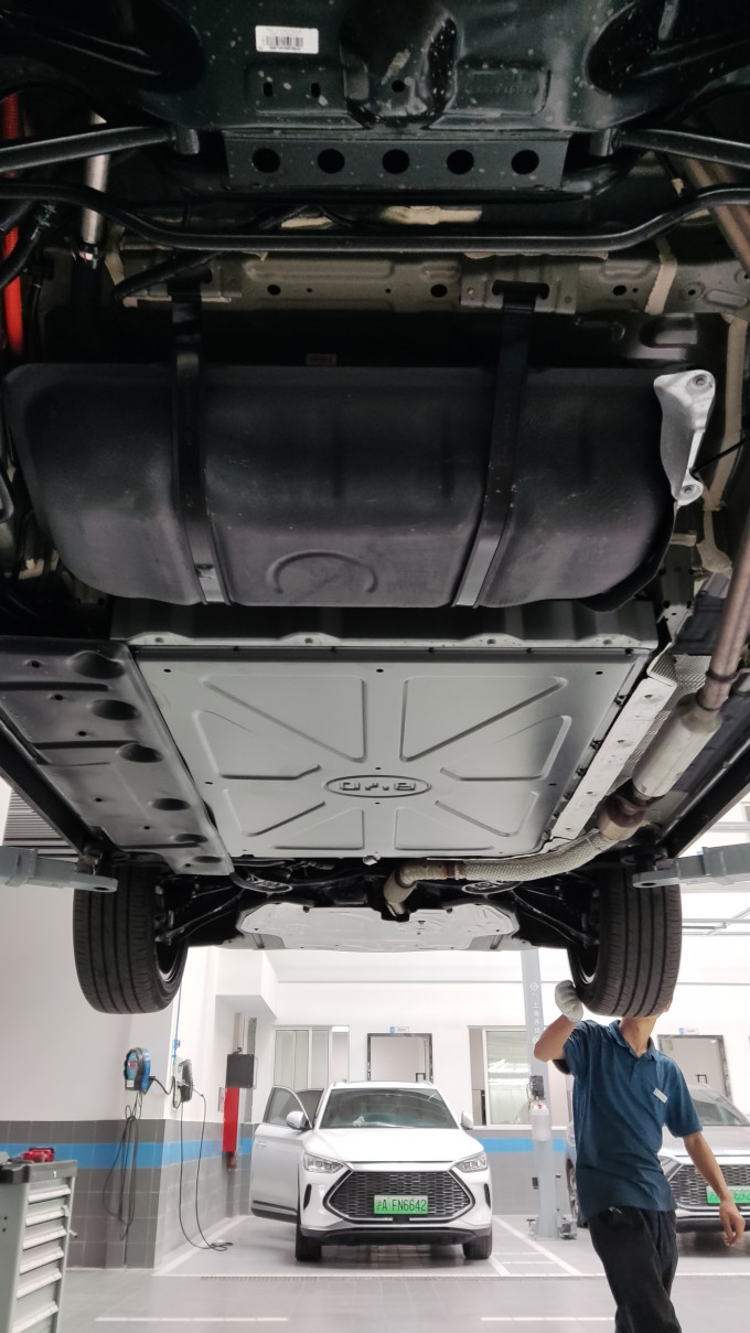 比亚迪底盘护板怎么样 给比亚迪宋plusdmi装个电池护板_什么值得买