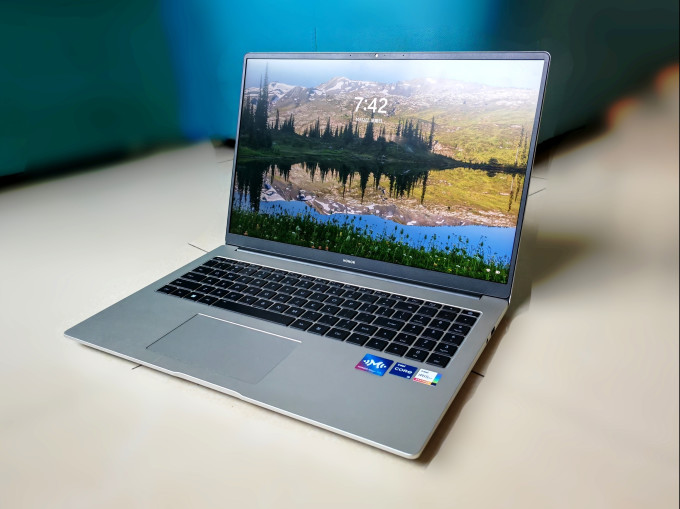 荣耀MagicBook X 16 2022款普通笔记本怎么样 全新荣耀MagicBookX16笔记本：颜值高也能打_什么值得买