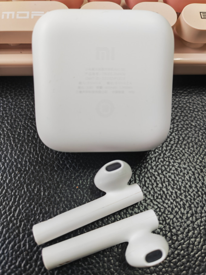 小米Air 2 SE蓝牙耳机怎么样 百元档性价比最高的半入耳式耳机小米air2se_什么值得买