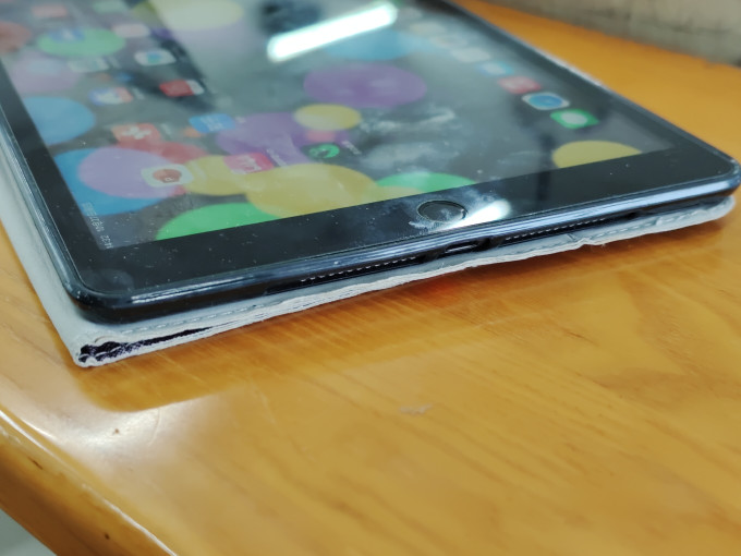 苹果iPad 2021款iPad怎么样 2000块的ipad9不薄纱3599的ipad10？_什么值得买