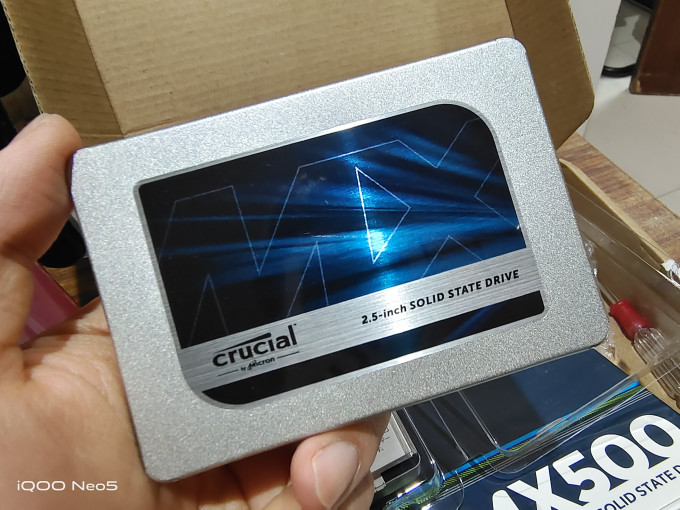 英睿达MX500固态硬盘怎么样 虽被阉割了缓存，但仍为SATA固态的最优选_什么值得买