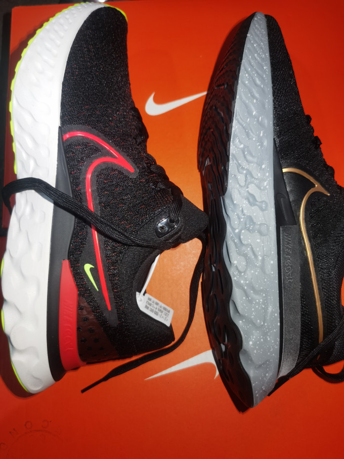 耐克跑鞋怎么样 nike react infinity run fk2和fk3_什么值得买