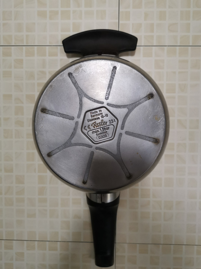 菲仕乐压力锅怎么样 十几年前花两千买的菲仕乐高压锅值吗？_什么值得买