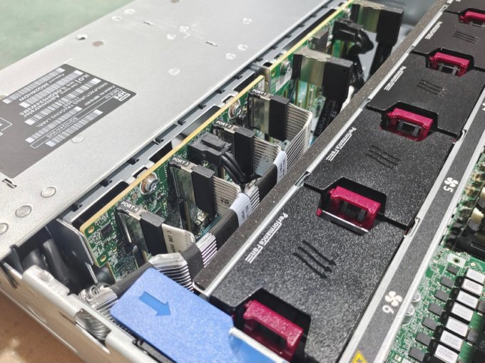 HPE其他电脑配件怎么样 看看8盘位U2 nvme盘扩展器_什么值得买