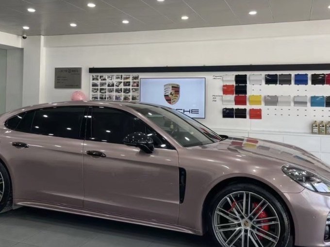 保时捷轿车怎么样 粉色帕拉梅拉真的香 小姐姐专属配色_什么值得买