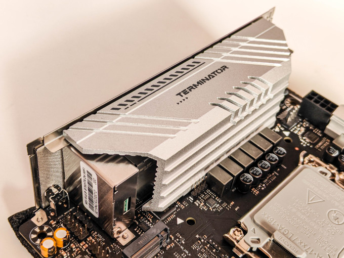 高度适配NAS/钢炮主机丨铭瑄B760ITX主板_什么值得买