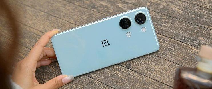 好物推荐 篇八十六：售价相差500元，一加Ace2和一加Ace2V区别究竟在哪？怎么选？_安卓手机_什么值得买