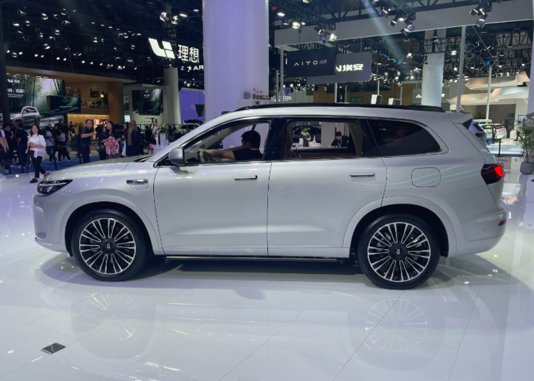 2023成都车展：新款问界M7亮相_新能源车_什么值得买