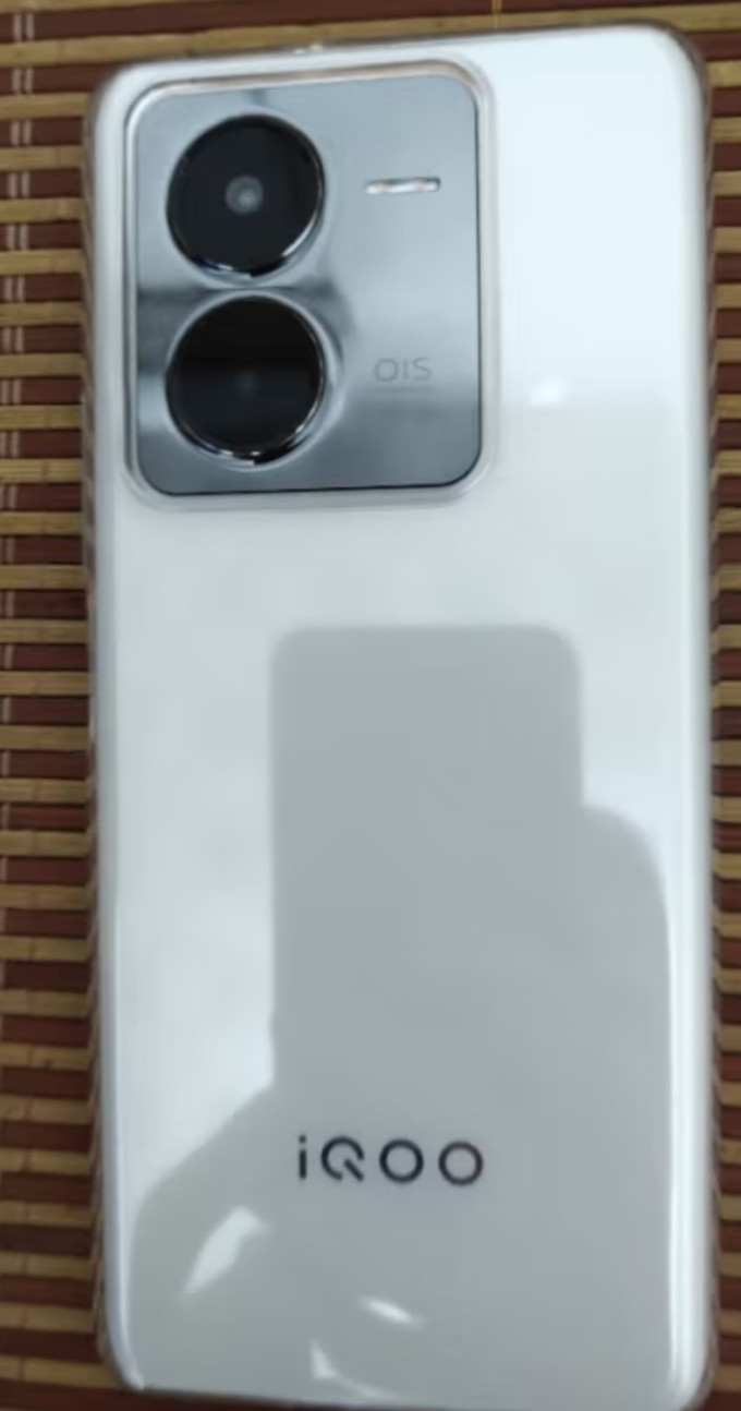 iQOOZ8安卓手机怎么样 vivo iQOO Z8 12GB+256GB 月瓷白 天玑 8200 120W超快闪充 5000mAh超长续航 5G手机_什么值得买