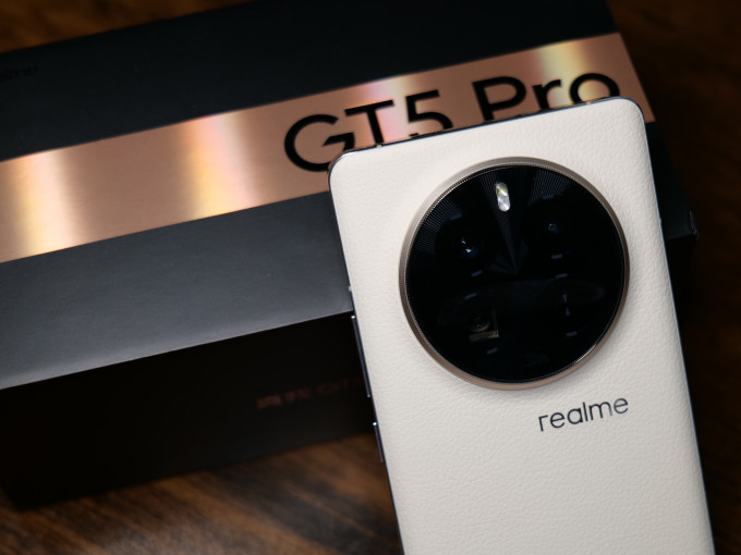 真我安卓手机怎么样 到手两天，锐评一下realme gt5pro_什么值得买