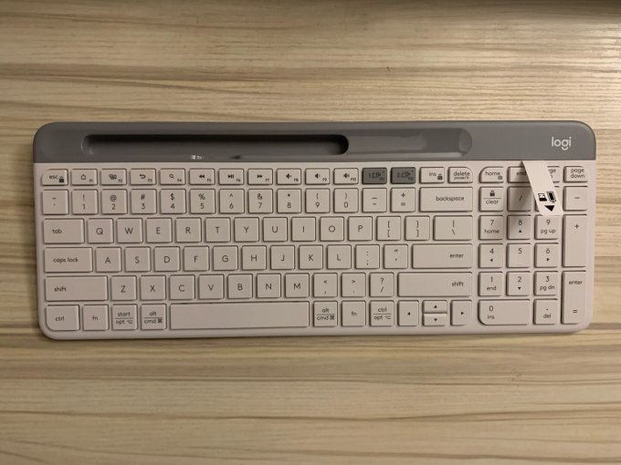 罗技K580无线键盘怎么样 罗技K580：精致设计，舒适体验_什么值得买