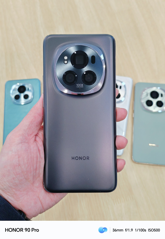 荣耀手机怎么样 耀耀领先的Magic6全部颜色出来了，荣耀魔法6手机哪个更好看？_什么值得买