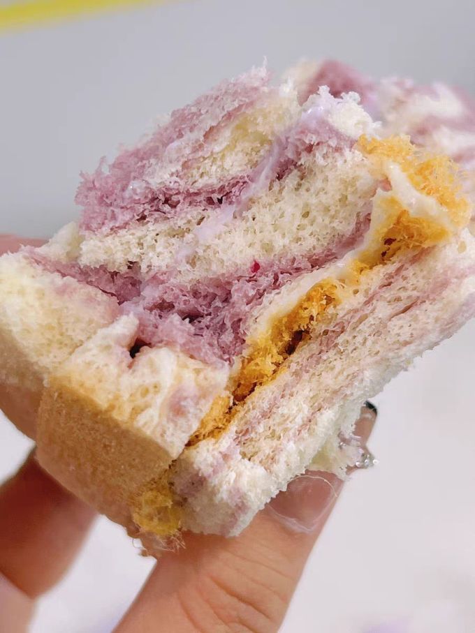 HEARTBOON饼干糕点怎么样 司丹尔芋泥肉松黑全麦三明治是一种美味可口、营养丰富的早餐食品。_什么值得买