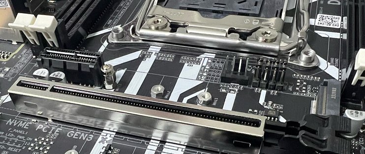 组一台近期很火的千元x99+e5 2666v3“神机”__什么值得买