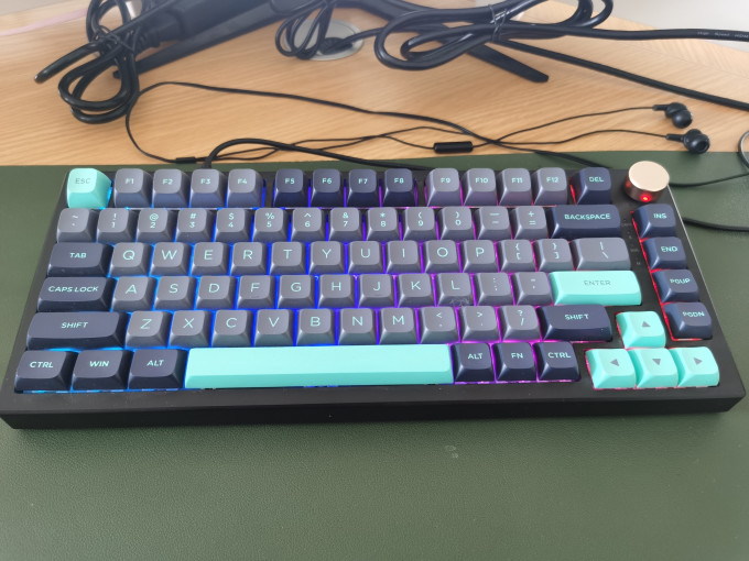 VGN键盘怎么样 用了近一年的VGN N75的使用感受！_什么值得买