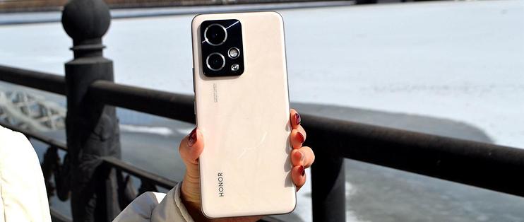 没有短板？荣耀直屏旗舰来了！满血骁龙8G2+独显+自研芯片C1，聊聊用了两个多月的荣耀90GT，24+1T顶配版_安卓手机_什么值得买