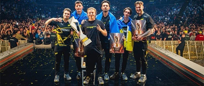 天生赢家！NAVI 2—1 击败FaZa，拿下CS2首个Major冠军_电脑游戏_什么值得买