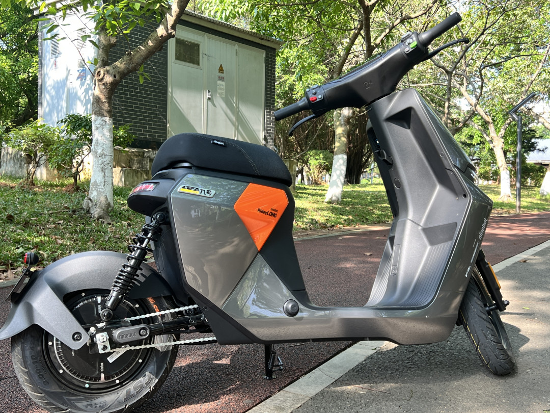 到站秀 I “卷”到心里去了！长续航通勤神器，九号国标电自F2z 初体验 ！_电动车整车_什么值得买