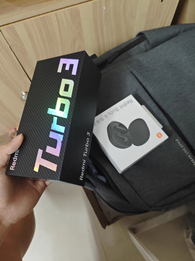 荣耀X50GT与红米Turbo3谁才是手机界的白月光？_什么值得买