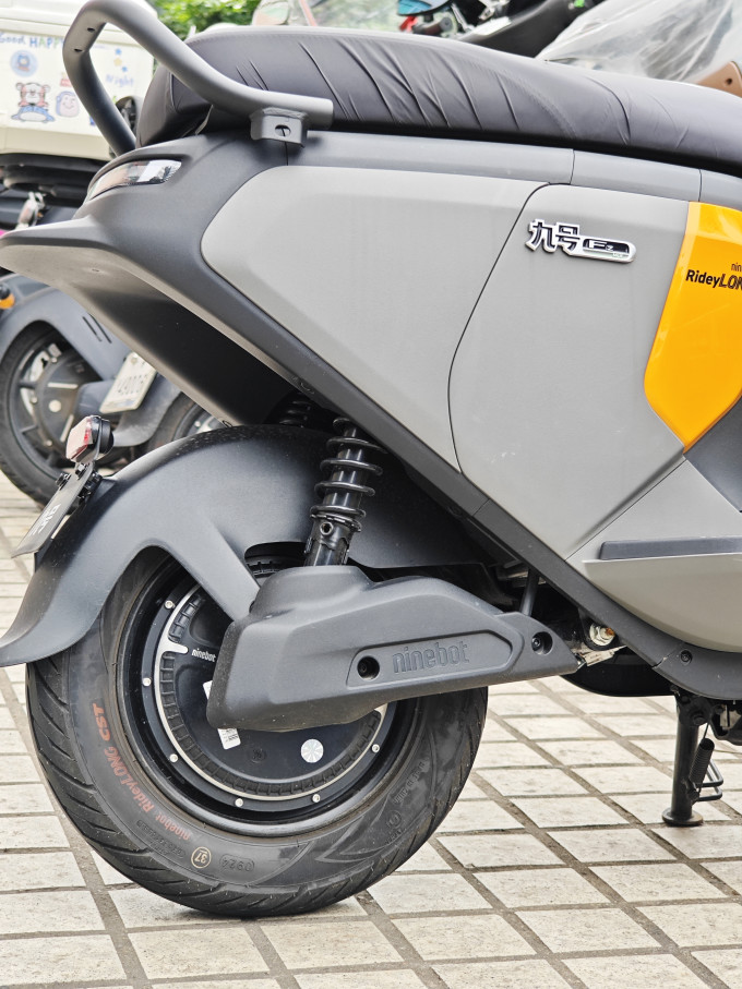 九号电动车整车怎么样 五星钻豹直接升级换九号Fmix！是飘了还是九号真值？_什么值得买