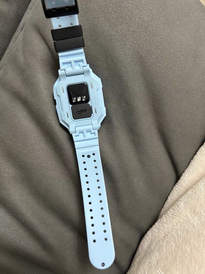 小天才Z6A智能手表怎么样 小天才电话手表，小朋友也要过520😄_什么值得买