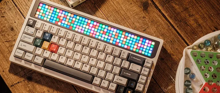 既复古又赛博，辨识度拉满的精致贵物，AM RGB 65将于31日16点3180元开售，玩ta,别怀念ta！_键盘_什么值得买