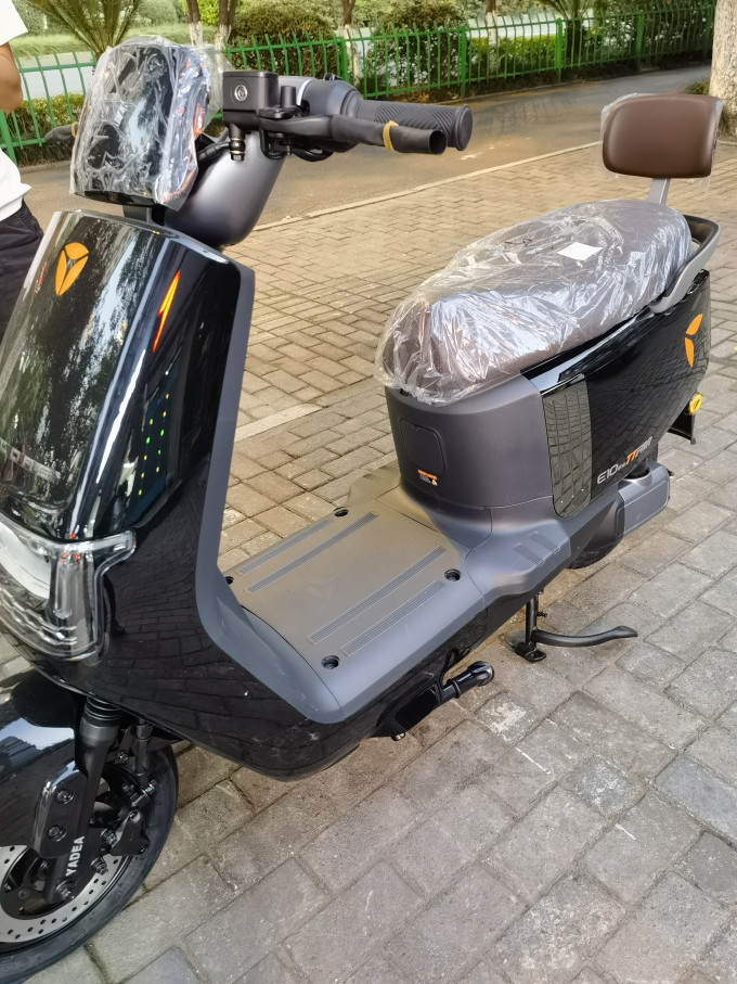 雅迪电动车整车怎么样 雅迪冠能E10lite，智能长续航，快乐探索、自由出行_什么值得买