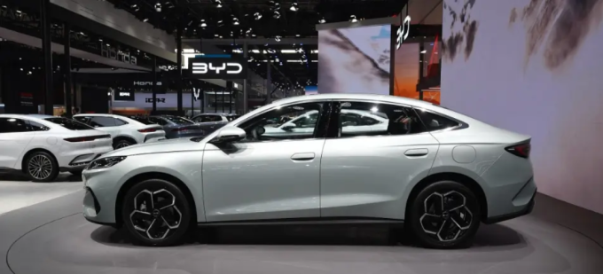 比亚迪新能源车怎么样 比亚迪DMI5.0技术，不仅把纯燃油车废了，也把固态电池给废了。_什么值得买