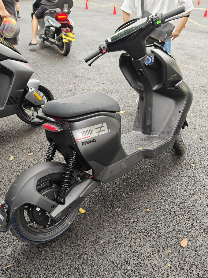 试了极核AE4i，有点意思，希望价格更有意思_什么值得买