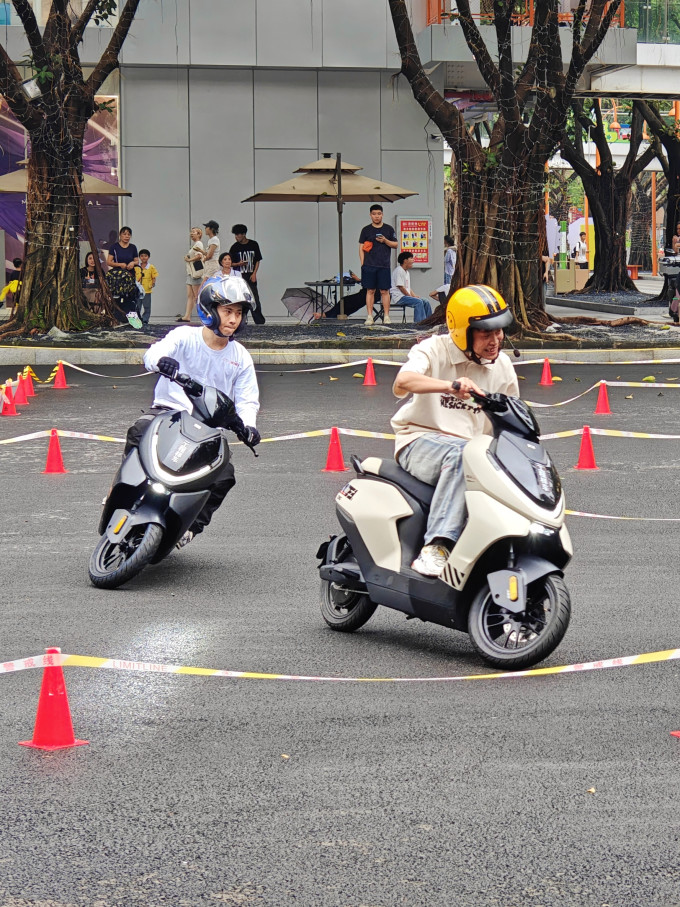 试了极核AE4i，有点意思，希望价格更有意思_什么值得买