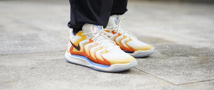 意外好穿，跳投利器丨NIKE KD17篮球鞋深度测评_篮球鞋_什么值得买