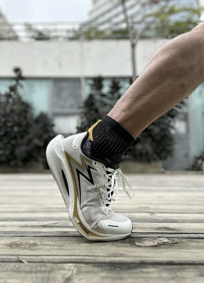 361°跑鞋怎么样 穿什么跑 | 361°飚速3Pro实战测评_什么值得买