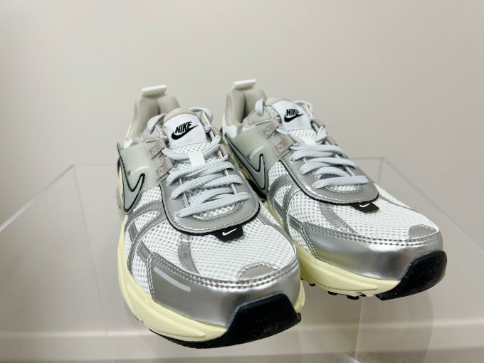 耐克跑鞋怎么样 Nike V2K真是百搭，学生党可以无脑冲~_什么值得买