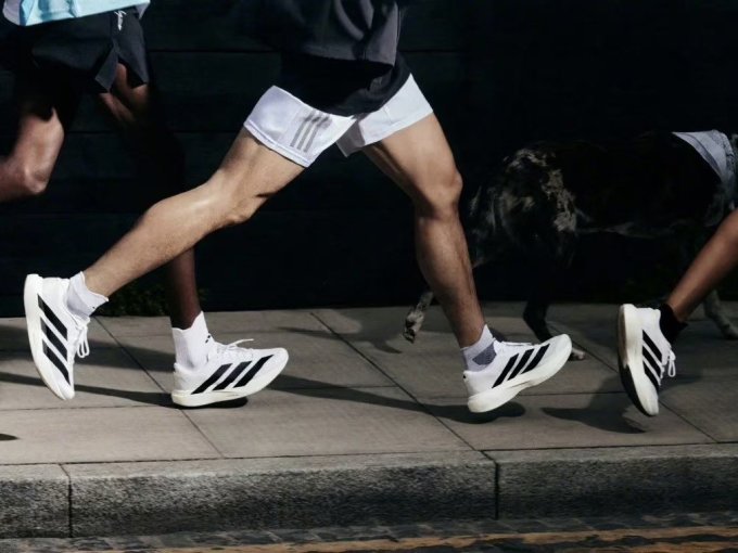 阿迪达斯跑鞋怎么样 adidas最轻的训练鞋，Adizero Evo SL_什么值得买