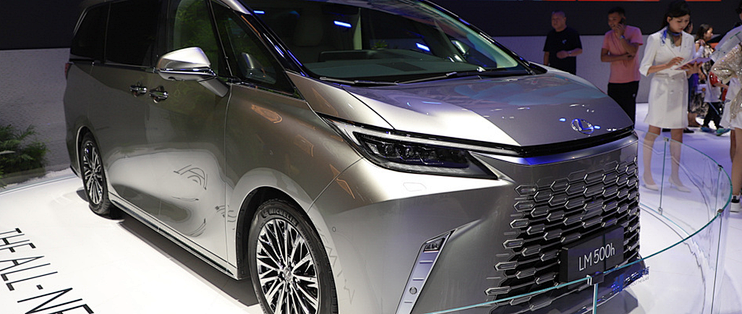 125万元豪华MPV车型：2024款雷克萨斯LM500h_乘用型MPV_什么值得买