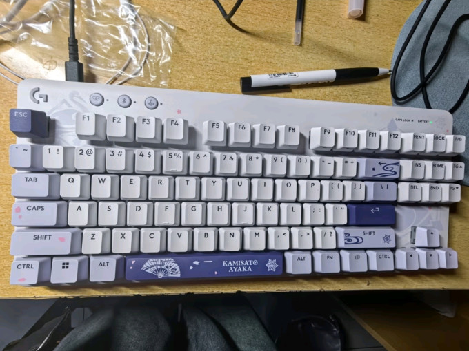 罗技G517 原神联名版键盘怎么样 【原神控必看】罗技G517×神里绫华，这波联名我直呼“老婆键盘”_什么值得买