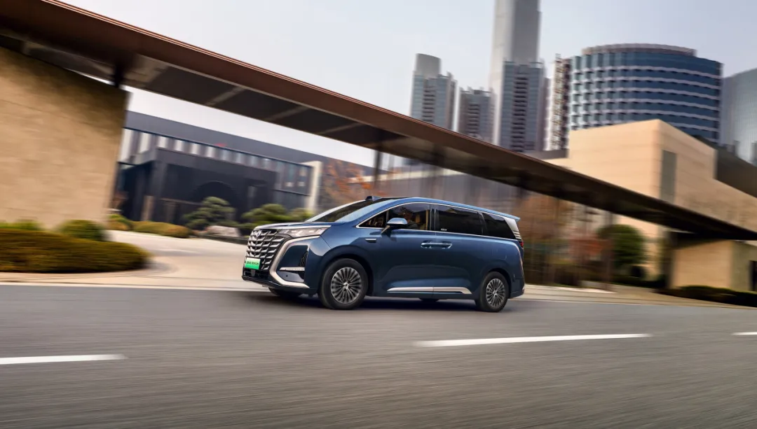 2025款腾势D9正式上市，售33.98万元起_新能源车_什么值得买