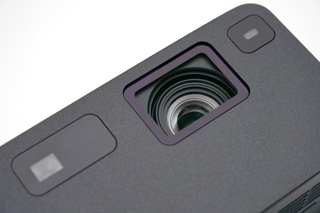 到站秀：时尚外观，3LCD激光+0.62''芯片超强组合丨爱普生EF-17N投影机上手体验_投影仪_什么值得买