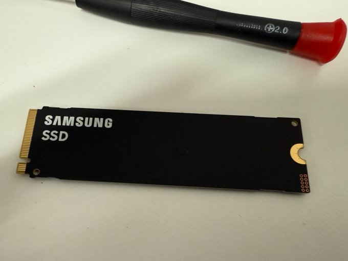 三星固态硬盘怎么样 惊叹！三星PM9F1固态硬盘性能揭秘_什么值得买