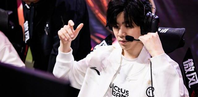 IG 3:0横扫FPX，TheShy与Gala表现亮眼，锁定季后赛席位_电脑游戏_什么值得买