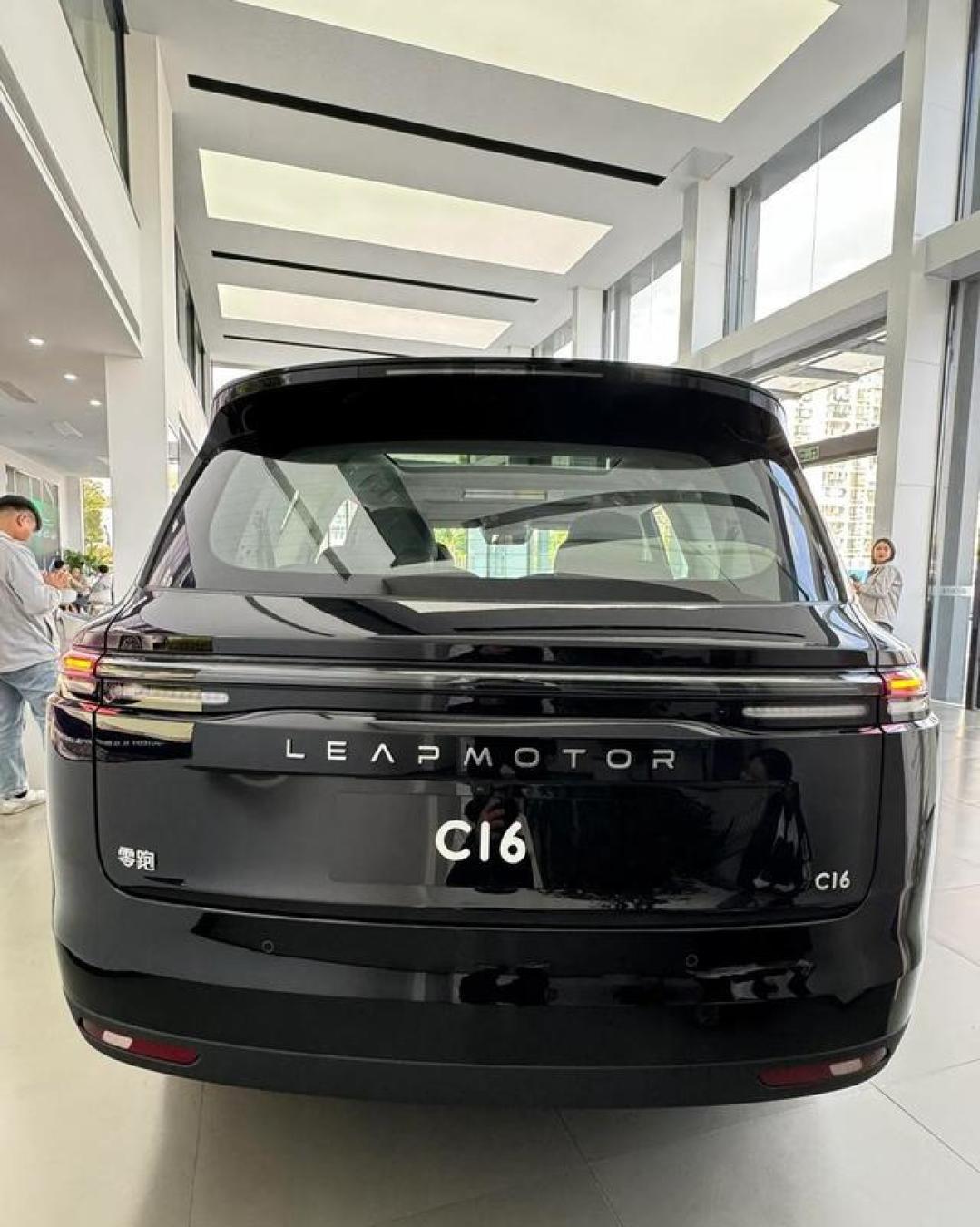 零跑C16：高性价比的智能6座SUV深度评测与驾乘体验分享_SUV_什么值得买