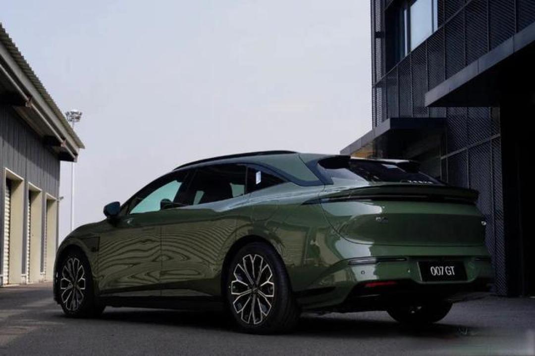 极氪007 GT绿色款曝光：800V快充提升续航，性能与智能全面升级_新能源车_什么值得买