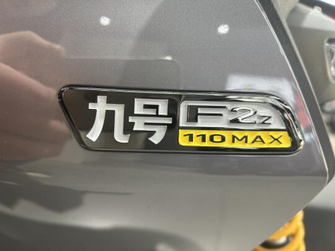 九号F2z110MAX深度评测：110km续航+ABS防抱死，六千档电自值不值？_电动车_什么值得买