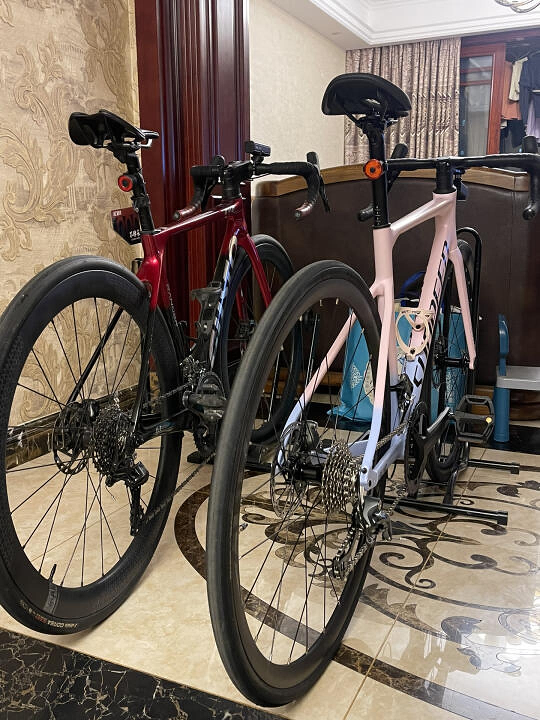 3999元公路车对决：喜德盛AD350黑科技VS速比特阿童木稳赢？_公路车_什么值得买