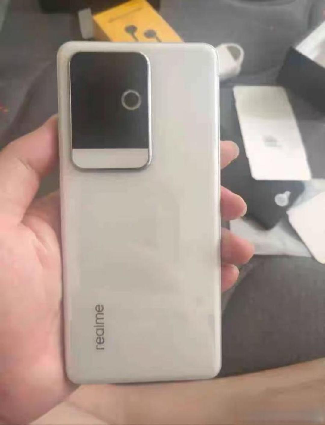 中端价格旗舰体验！realme GT6实测：270万跑分+6000nit屏，续航黑科技太顶_手机_什么值得买