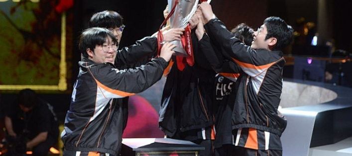 首届《英雄联盟》全球先锋赛HLE 3:1 KC夺冠！老将传奇与超新星崛起_电脑游戏_什么值得买