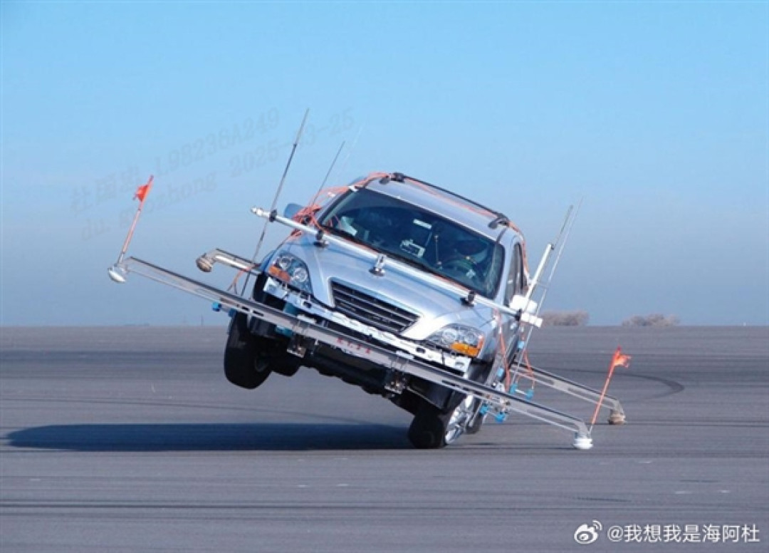 腾势N9鱼钩测试封神！时速160km/h轻松通过 是国标2倍_新能源车_什么值得买